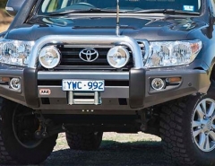 פגוש קדמי ARB לנדקרוזר 200 עם הכנות לשוטפי פנסים